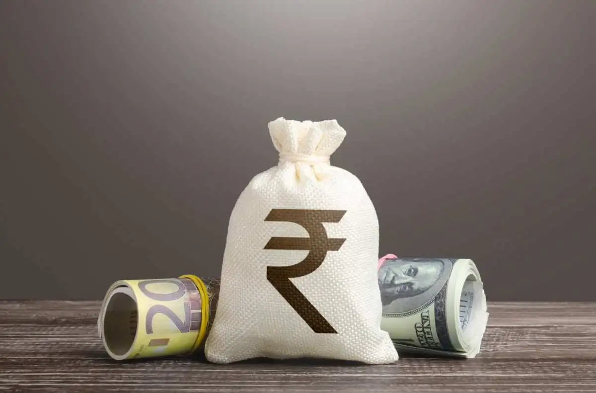 RBI vs Fed: How USDINR and Interest Rates Affect Gold - Edge-Forex